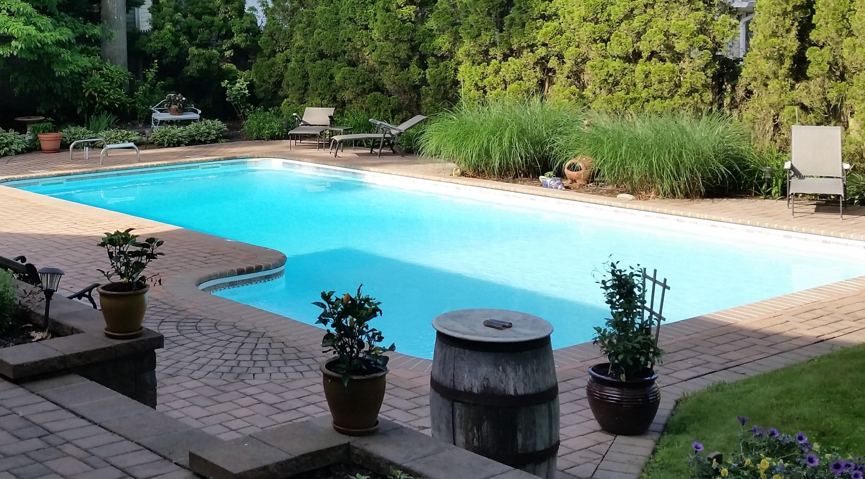 How to Convert a Chlorine Pool to a Saltwater Pool