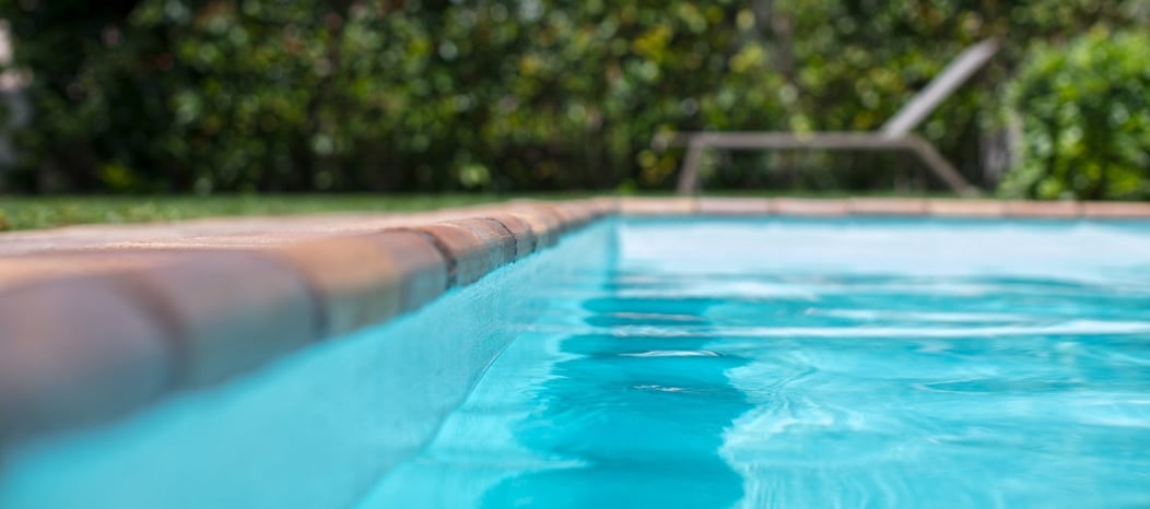 Comparing The Best Foam Form Options for Poured Concrete Coping